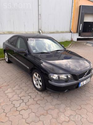 Black Volvo S60 2002 in Riga, with an engine capacity of 2.40 L and mileage of 306 thousand km for 450 €, photo 5 on AUTOMOTO.COM.LV