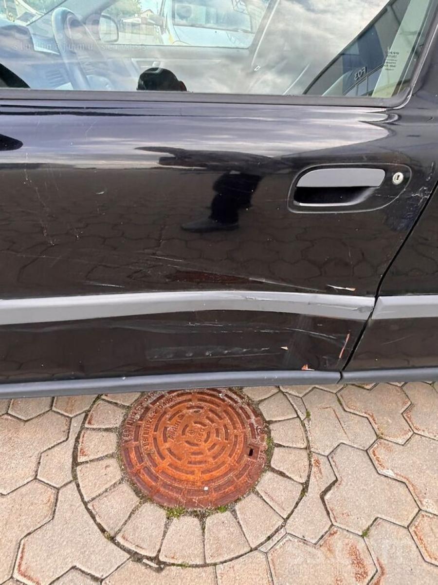 Black Volvo S60 2002 in Riga, with an engine capacity of 2.40 L and mileage of 306 thousand km for 450 €, photo 8 on AUTOMOTO.COM.LV
