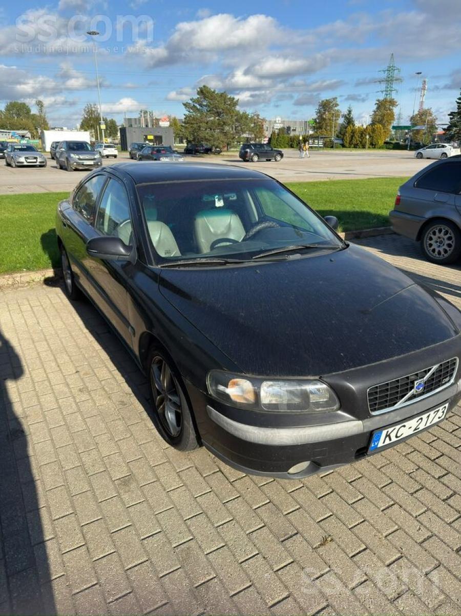 Melns Volvo S60 2002 Rīga, ar dzinēja tilpumu 2.40 L un nobraukumu 361 tūkst. km par 1100 €, foto 7 vietnē AUTOMOTO.COM.LV