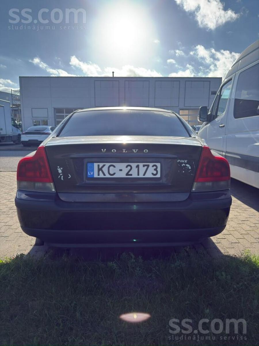 Melns Volvo S60 2002 Rīga, ar dzinēja tilpumu 2.40 L un nobraukumu 361 tūkst. km par 1100 €, foto 9 vietnē AUTOMOTO.COM.LV