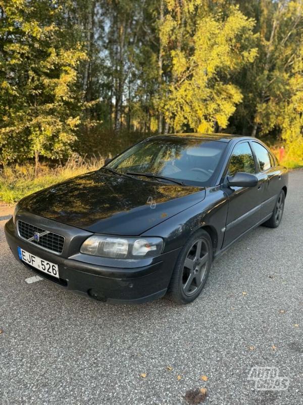 Melns Volvo S60 2002 Viļņa, ar dzinēja tilpumu 2.40 L un nobraukumu 440 tūkst. km par 850 €, foto 1 vietnē AUTOMOTO.COM.LV