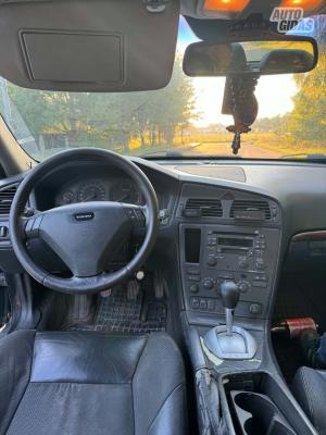 Melns Volvo S60 2002 Viļņa, ar dzinēja tilpumu 2.40 L un nobraukumu 440 tūkst. km par 850 €, foto 8 vietnē AUTOMOTO.COM.LV
