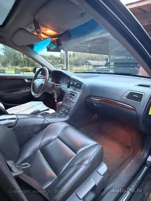 Black Volvo S60 2002 in Tallinn, with an engine capacity of 2.40 L and mileage of 280 thousand km for 1800 €, photo 10 on AUTOMOTO.COM.LV