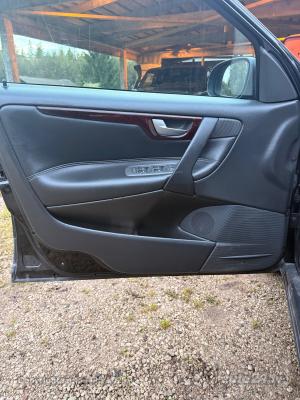 Black Volvo S60 2002 in Tallinn, with an engine capacity of 2.40 L and mileage of 280 thousand km for 1800 €, photo 14 on AUTOMOTO.COM.LV