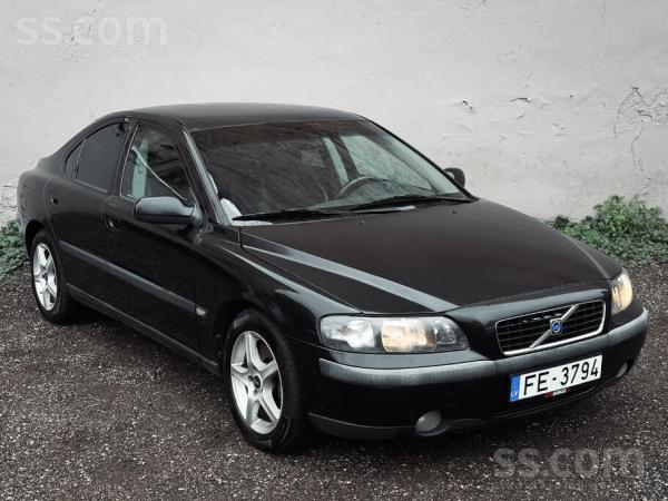 Melns Volvo S60 2002 Rīga, ar dzinēja tilpumu 2.40 L un nobraukumu 312 tūkst. km par 1350 €, foto 1 vietnē AUTOMOTO.COM.LV