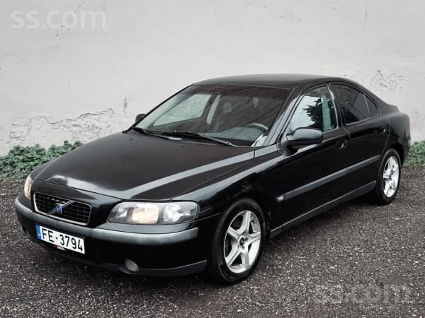 Melns Volvo S60 2002 Rīga, ar dzinēja tilpumu 2.40 L un nobraukumu 312 tūkst. km par 1350 €, foto 3 vietnē AUTOMOTO.COM.LV