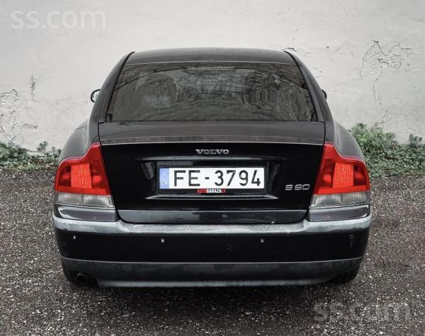 Melns Volvo S60 2002 Rīga, ar dzinēja tilpumu 2.40 L un nobraukumu 312 tūkst. km par 1350 €, foto 5 vietnē AUTOMOTO.COM.LV