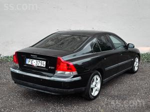 Черный Вольво С60 2002 в Рига, объемом двигателя 2.40 л и пробегом 312 тыс. км за 1350 €, фото 6 на AUTOMOTO.COM.LV