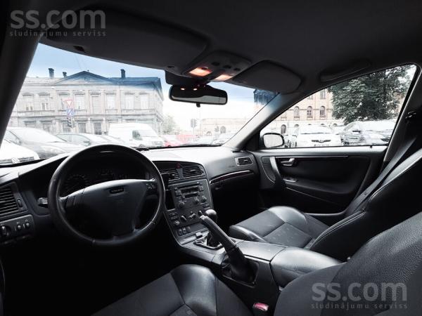 Melns Volvo S60 2002 Rīga, ar dzinēja tilpumu 2.40 L un nobraukumu 312 tūkst. km par 1350 €, foto 8 vietnē AUTOMOTO.COM.LV