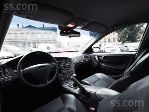 Черный Вольво С60 2002 в Рига, объемом двигателя 2.40 л и пробегом 312 тыс. км за 1350 €, фото 8 на AUTOMOTO.COM.LV