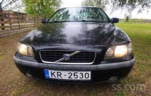 Black Volvo S60 2003 in Jelgava, with an engine capacity of 2.40 L and mileage of 287 thousand km for 1500 €, photo 1 on AUTOMOTO.COM.LV