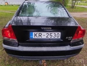 Black Volvo S60 2003 in Jelgava, with an engine capacity of 2.40 L and mileage of 287 thousand km for 1500 €, photo 2 on AUTOMOTO.COM.LV