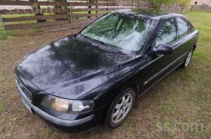 Black Volvo S60 2003 in Jelgava, with an engine capacity of 2.40 L and mileage of 287 thousand km for 1500 €, photo 3 on AUTOMOTO.COM.LV