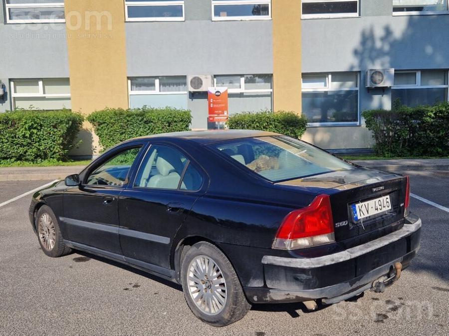 Black Volvo S60 2003 in Riga, with an engine capacity of 2.40 L and mileage of 315 thousand km for 970 €, photo 2 on AUTOMOTO.COM.LV