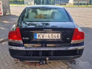 Black Volvo S60 2003 in Riga, with an engine capacity of 2.40 L and mileage of 315 thousand km for 970 €, photo 5 on AUTOMOTO.COM.LV