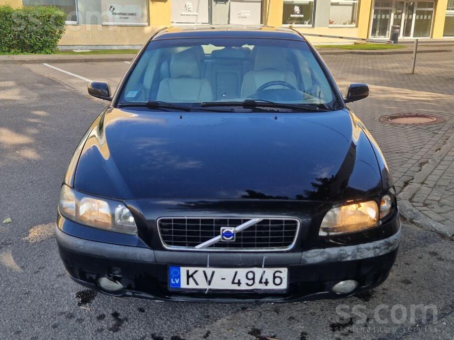 Black Volvo S60 2003 in Riga, with an engine capacity of 2.40 L and mileage of 315 thousand km for 970 €, photo 6 on AUTOMOTO.COM.LV
