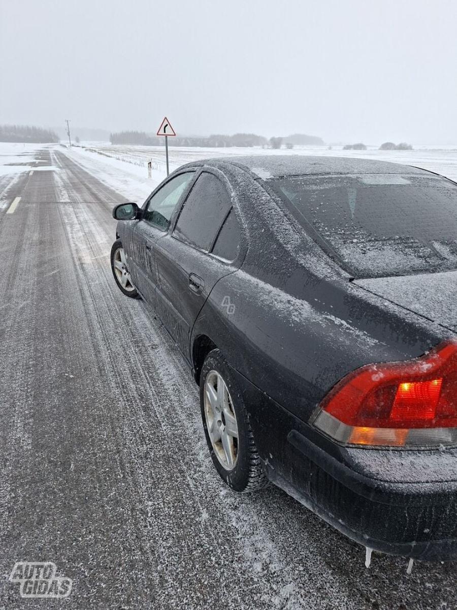 Черный Вольво С60 2003 в Варена, объемом двигателя 2.40 л и пробегом 340 тыс. км за 2350 €, фото 5 на AUTOMOTO.COM.LV