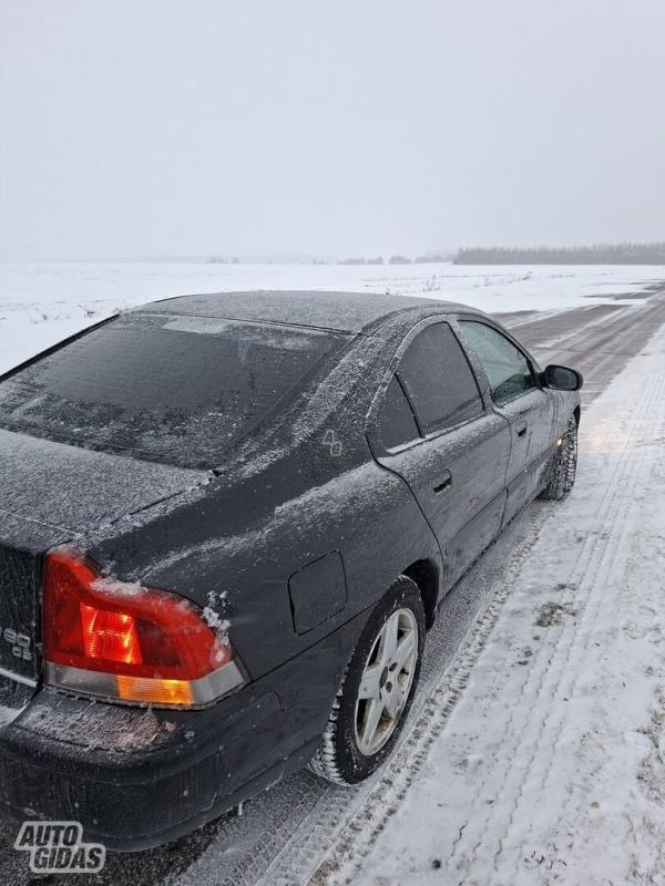 Black Volvo S60 2003 in Varena, with an engine capacity of 2.40 L and mileage of 340 thousand km for 2350 €, photo 8 on AUTOMOTO.COM.LV