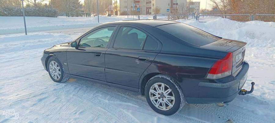 Melns Volvo S60 2003 Kupiškis, ar dzinēja tilpumu 2.40 L un nobraukumu 353 tūkst. km par 1750 €, foto 4 vietnē AUTOMOTO.COM.LV