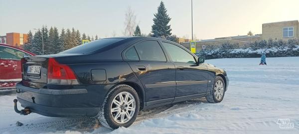 Black Volvo S60 2003 in Kupiskis, with an engine capacity of 2.40 L and mileage of 353 thousand km for 1750 €, photo 7 on AUTOMOTO.COM.LV