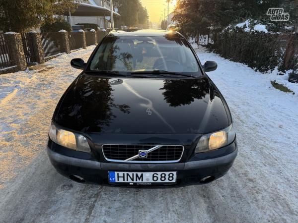 Black Volvo S60 2003 in Kaunas, with an engine capacity of 2.40 L and mileage of 400 thousand km for 850 €, photo 3 on AUTOMOTO.COM.LV