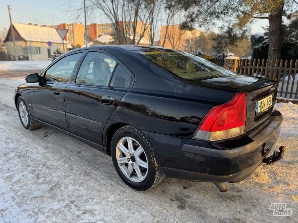 Black Volvo S60 2003 in Kaunas, with an engine capacity of 2.40 L and mileage of 400 thousand km for 850 €, photo 8 on AUTOMOTO.COM.LV