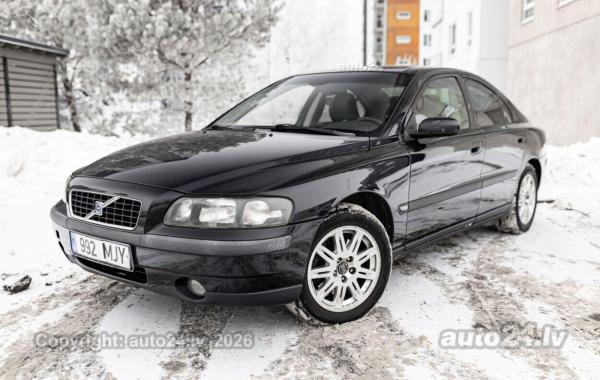 Melns Volvo S60 2003 Tallina, ar dzinēja tilpumu 2.40 L un nobraukumu 329 tūkst. km par 1499 €, foto 1 vietnē AUTOMOTO.COM.LV