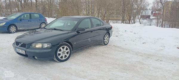 Melns Volvo S60 2003 Kupiškis, ar dzinēja tilpumu 2.40 L un nobraukumu 417 tūkst. km par 1750 €, foto 1 vietnē AUTOMOTO.COM.LV