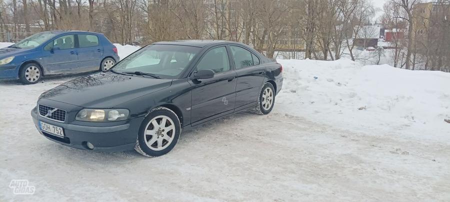 Melns Volvo S60 2003 Kupiškis, ar dzinēja tilpumu 2.40 L un nobraukumu 417 tūkst. km par 1750 €, foto 1 vietnē AUTOMOTO.COM.LV