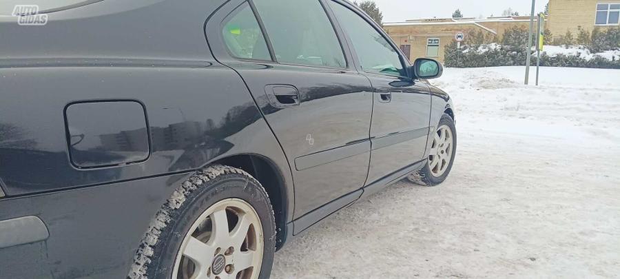 Melns Volvo S60 2003 Kupiškis, ar dzinēja tilpumu 2.40 L un nobraukumu 417 tūkst. km par 1750 €, foto 10 vietnē AUTOMOTO.COM.LV
