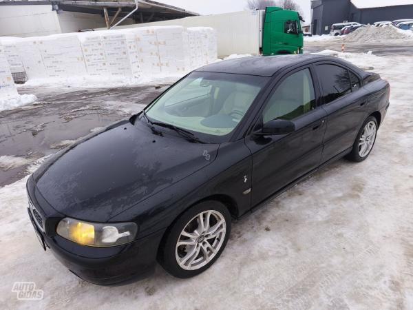 Melns Volvo S60 2003 Tauragė, ar dzinēja tilpumu 2.40 L un nobraukumu 425 tūkst. km par 1680 €, foto 9 vietnē AUTOMOTO.COM.LV