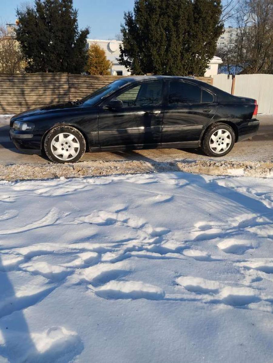 Black Volvo S60 2003 in Riga, with an engine capacity of 2.40 L and mileage of 415 thousand km for 2150 €, photo 10 on AUTOMOTO.COM.LV