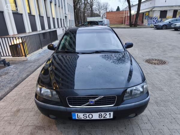 Melns Volvo S60 2003 Tauragė, ar dzinēja tilpumu 2.40 L un nobraukumu 395 tūkst. km par 1450 €, foto 5 vietnē AUTOMOTO.COM.LV