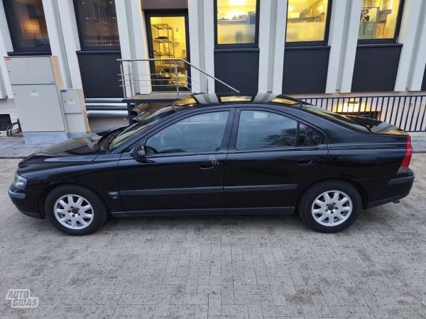 Melns Volvo S60 2003 Tauragė, ar dzinēja tilpumu 2.40 L un nobraukumu 395 tūkst. km par 1450 €, foto 7 vietnē AUTOMOTO.COM.LV