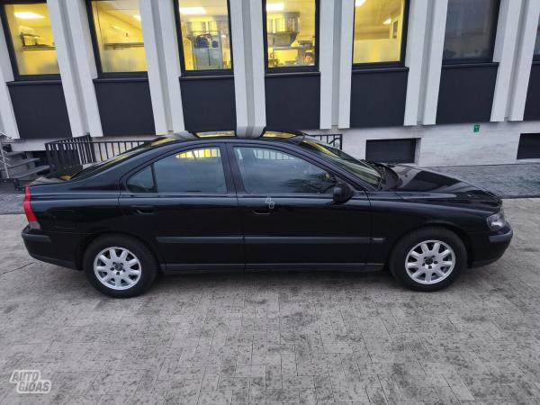 Melns Volvo S60 2003 Tauragė, ar dzinēja tilpumu 2.40 L un nobraukumu 395 tūkst. km par 1450 €, foto 8 vietnē AUTOMOTO.COM.LV