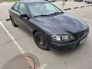 Melns Volvo S60 2003 Viļņa, ar dzinēja tilpumu 2.40 L un nobraukumu 366 tūkst. km par 1499 €, foto 6 vietnē AUTOMOTO.COM.LV