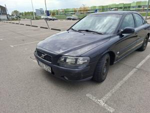 Melns Volvo S60 2003 Viļņa, ar dzinēja tilpumu 2.40 L un nobraukumu 366 tūkst. km par 1499 €, foto 8 vietnē AUTOMOTO.COM.LV