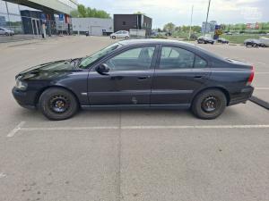 Melns Volvo S60 2003 Viļņa, ar dzinēja tilpumu 2.40 L un nobraukumu 366 tūkst. km par 1499 €, foto 9 vietnē AUTOMOTO.COM.LV