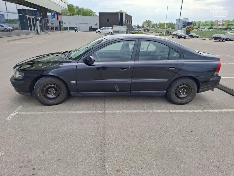 Melns Volvo S60 2003 Viļņa, ar dzinēja tilpumu 2.40 L un nobraukumu 366 tūkst. km par 1499 €, foto 9 vietnē AUTOMOTO.COM.LV