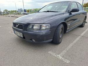 Melns Volvo S60 2003 Viļņa, ar dzinēja tilpumu 2.40 L un nobraukumu 366 tūkst. km par 1499 €, foto 13 vietnē AUTOMOTO.COM.LV