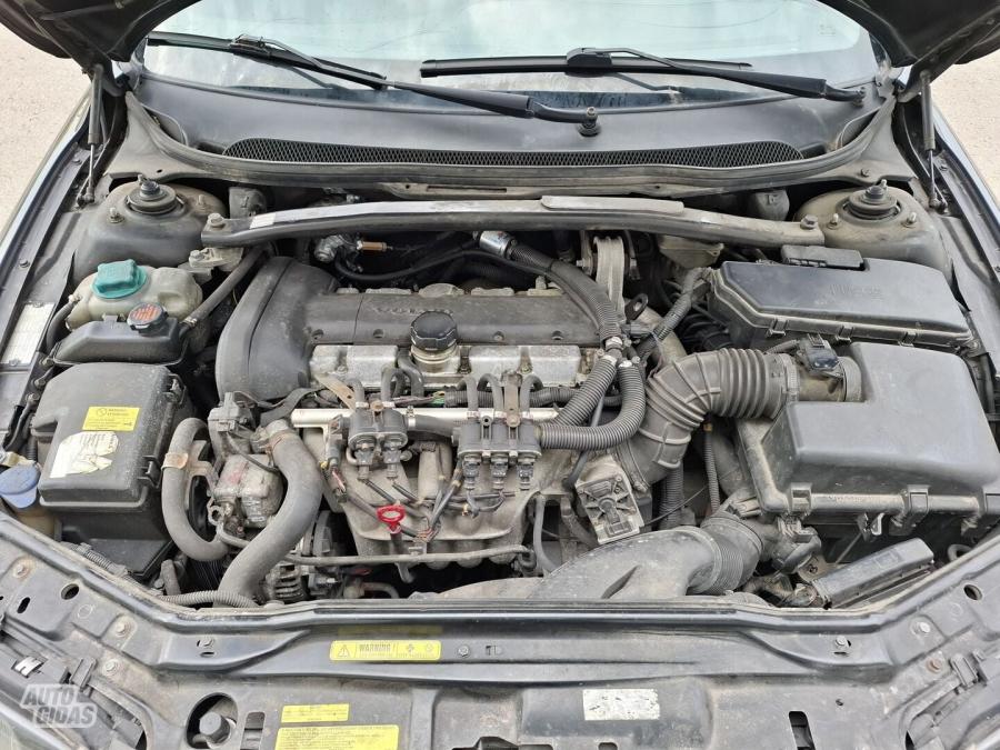 Melns Volvo S60 2003 Viļņa, ar dzinēja tilpumu 2.40 L un nobraukumu 366 tūkst. km par 1499 €, foto 15 vietnē AUTOMOTO.COM.LV