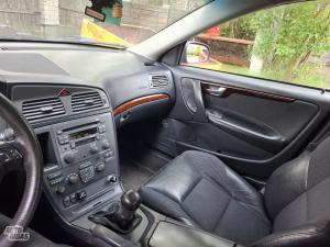 Melns Volvo S60 2003 Viļņa, ar dzinēja tilpumu 2.40 L un nobraukumu 366 tūkst. km par 1499 €, foto 19 vietnē AUTOMOTO.COM.LV