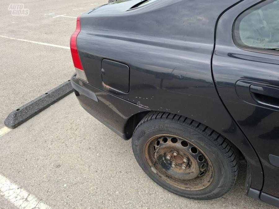 Melns Volvo S60 2003 Viļņa, ar dzinēja tilpumu 2.40 L un nobraukumu 366 tūkst. km par 1499 €, foto 23 vietnē AUTOMOTO.COM.LV