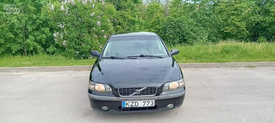 Melns Volvo S60 2003 Kupiškis, ar dzinēja tilpumu 2.40 L un nobraukumu 316 tūkst. km par 1550 €, foto 10 vietnē AUTOMOTO.COM.LV