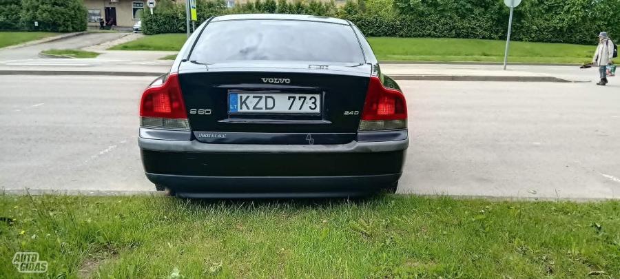 Melns Volvo S60 2003 Kupiškis, ar dzinēja tilpumu 2.40 L un nobraukumu 316 tūkst. km par 1550 €, foto 11 vietnē AUTOMOTO.COM.LV