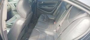 Melns Volvo S60 2003 Kupiškis, ar dzinēja tilpumu 2.40 L un nobraukumu 316 tūkst. km par 1550 €, foto 15 vietnē AUTOMOTO.COM.LV