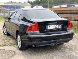 Черный Вольво С60 2003 в Рига, объемом двигателя 2.40 л и пробегом 470 тыс. км за 1499 €, фото 3 на AUTOMOTO.COM.LV