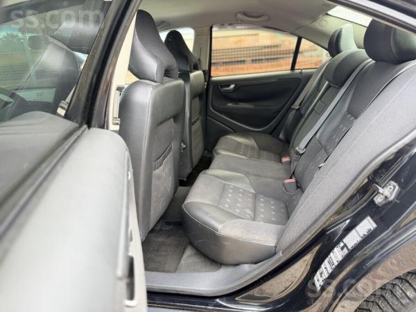 Melns Volvo S60 2003 Rīga, ar dzinēja tilpumu 2.40 L un nobraukumu 470 tūkst. km par 1499 €, foto 7 vietnē AUTOMOTO.COM.LV