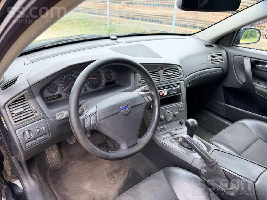 Черный Вольво С60 2003 в Рига, объемом двигателя 2.40 л и пробегом 470 тыс. км за 1499 €, фото 9 на AUTOMOTO.COM.LV