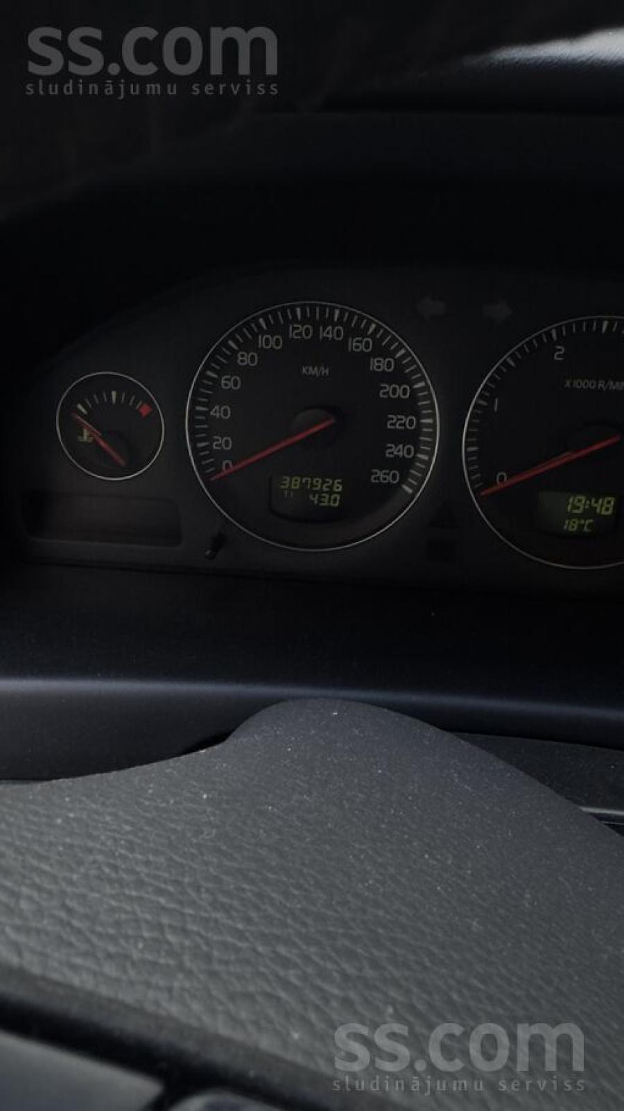 Melns Volvo S60 2003 Rīga, ar dzinēja tilpumu 2.40 L un nobraukumu 388 tūkst. km par 2500 €, foto 5 vietnē AUTOMOTO.COM.LV